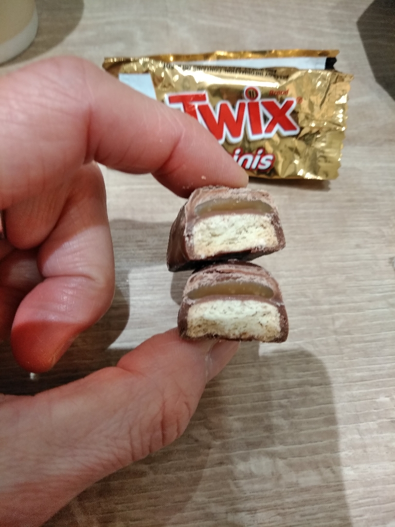 【中評価】マースジャパン Twix ツイックス ミニの感想・クチコミ・商品情報【もぐナビ】