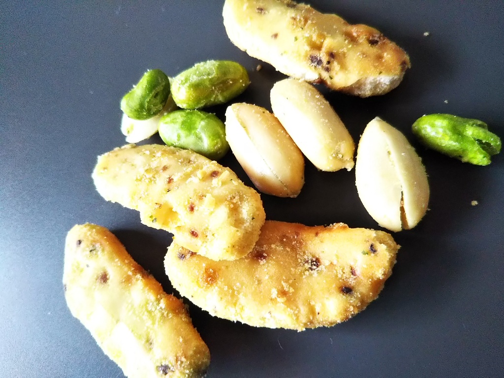 でん六 えだまめおつまみ わさびバタピー入りの感想・クチコミ・商品情報【もぐナビ】