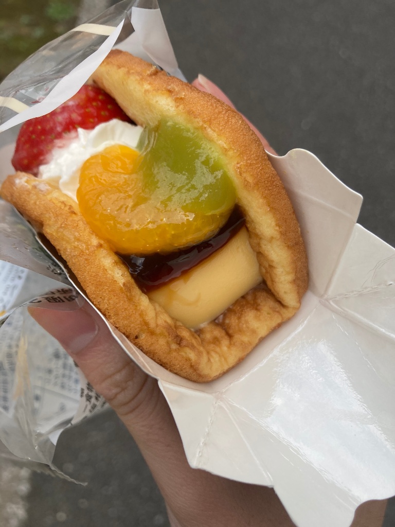 【中評価】ローソン Uchi Cafe’ ほおばるプリンアラモードの感想・クチコミ・カロリー・値段・価格情報【もぐナビ】