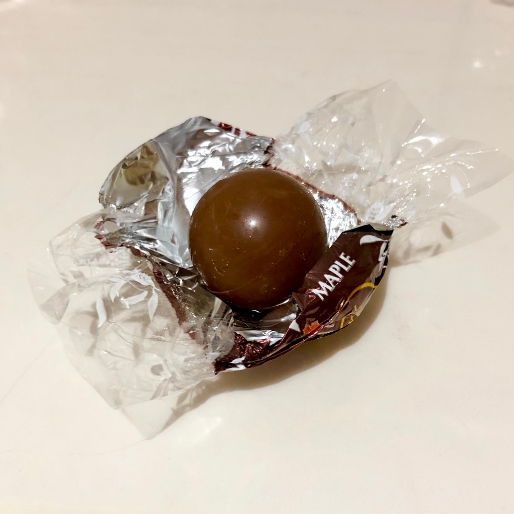 【高評価】「なめらかなメープルミルクチョコ - LINDT＆SPRUNGLI JAPAN リンドール メープル」のクチコミ・評価 - チーズ ...