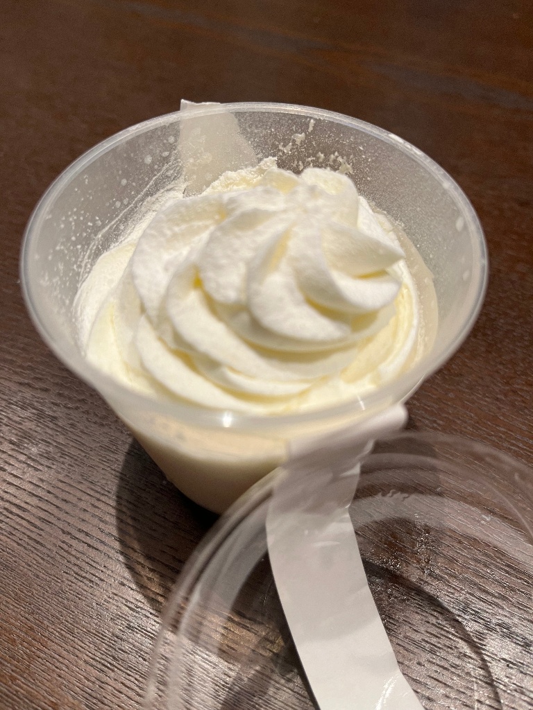 【高評価】「スッキリとろけるミルクプリン♡ - セブン-イレブン ホイップクリームのミルクプリン」のクチコミ・評価 - chan-manaさん