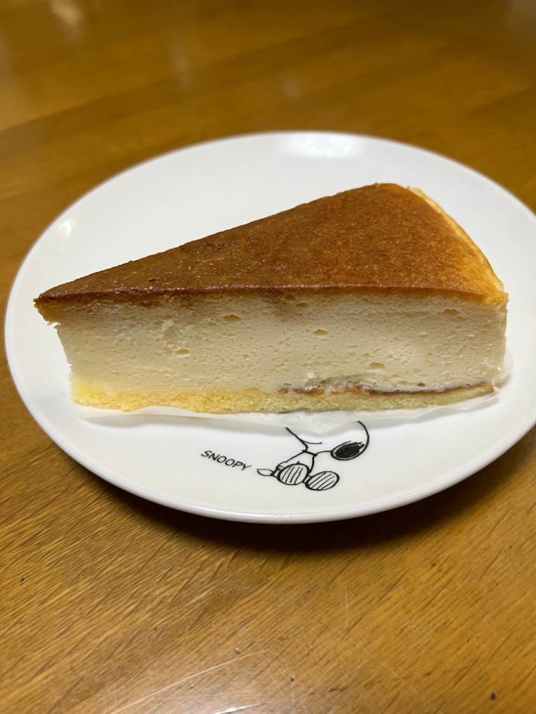 【中評価】「こちらで見て食べたかったチーズケーキ。や... - ファミリーマート ベイクドチーズケーキ 北海道産チーズ使用」のクチコミ・評価 ...