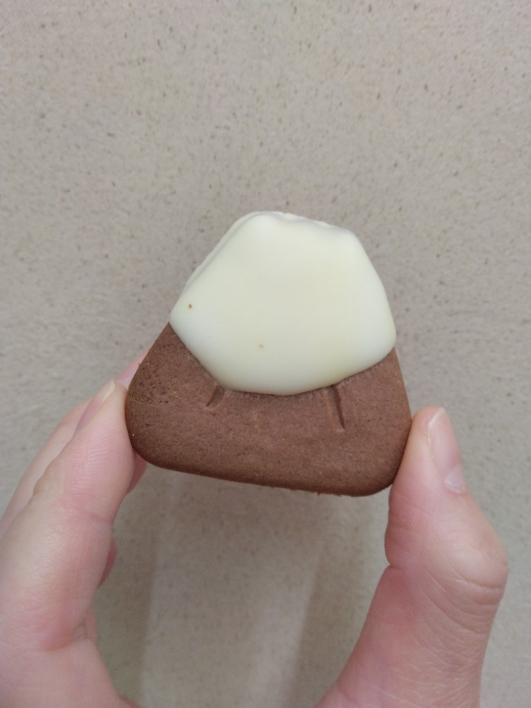 【中評価】「ココアクッキーにホワイトチョコがかかって... - 豊上製菓 Fujisan Club 富士山倶楽部」のクチコミ・評価 - 富松瑛さん