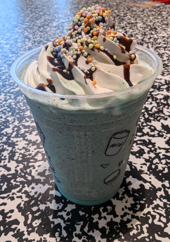 【中評価】「初夏らしい爽やかな新作 やさしい甘さ... - マクドナルド マックカフェ バイ バリスタ オレオ クッキー」のクチコミ・評価 ...