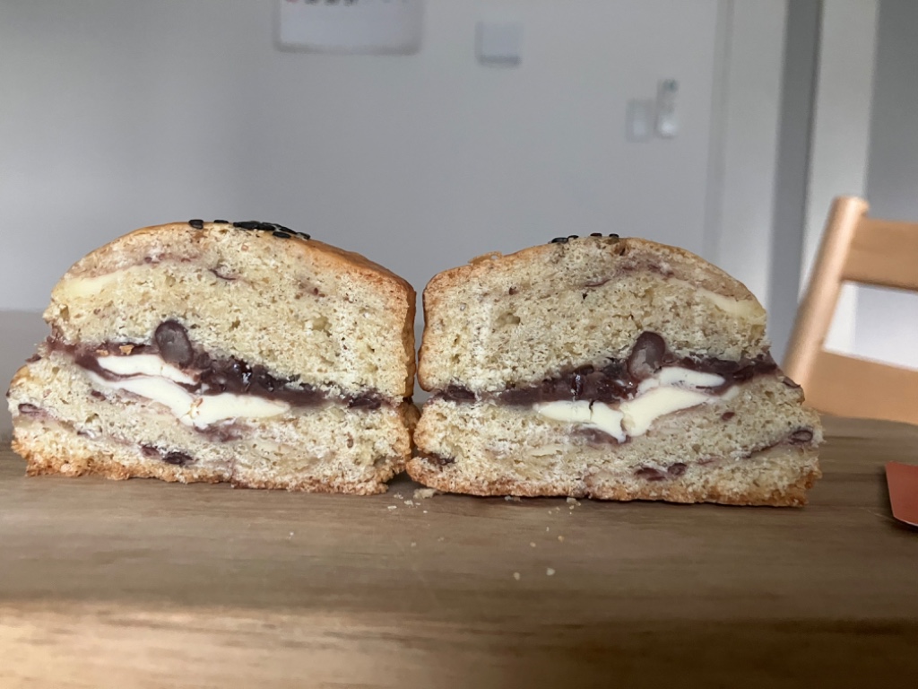 【高評価】Ahhn Bakers あんこクリームチーズの感想・クチコミ・商品情報【もぐナビ】