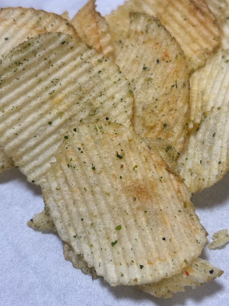 【高評価】「2回目の購入です。ザクザク厚切りと青のり... - カルビー ポテトチップス ザ厚切り のためののりしお味」のクチコミ・評価 ...