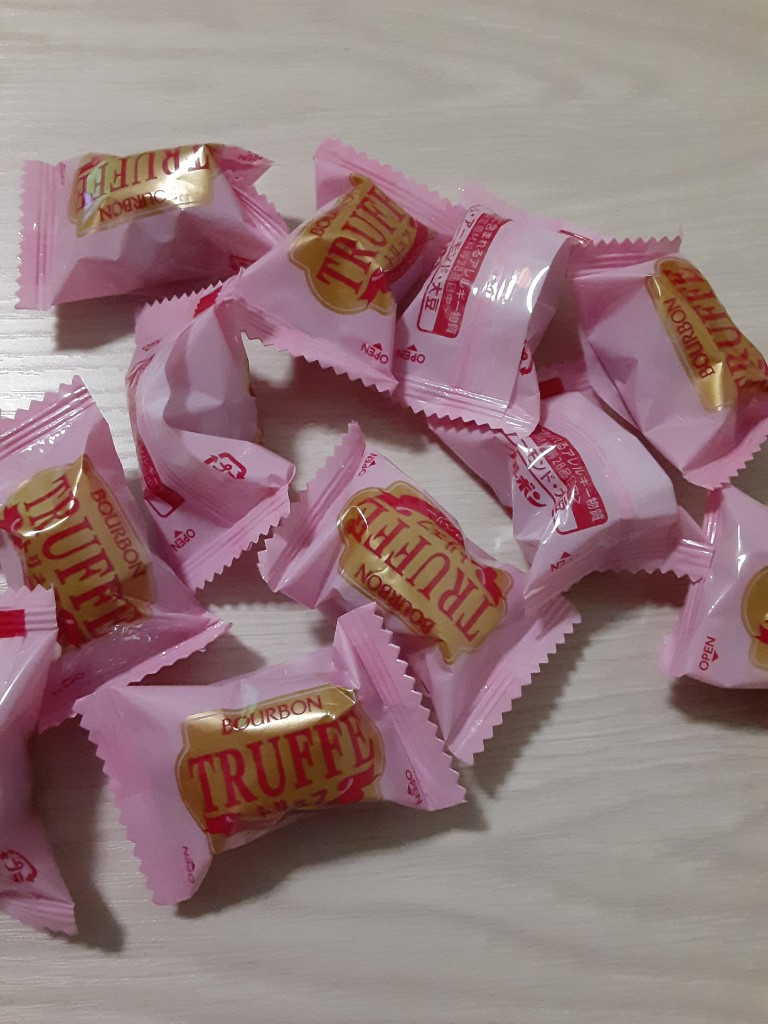 【中評価】ブルボン トリュフストロベリーの感想・クチコミ・商品情報【もぐナビ】