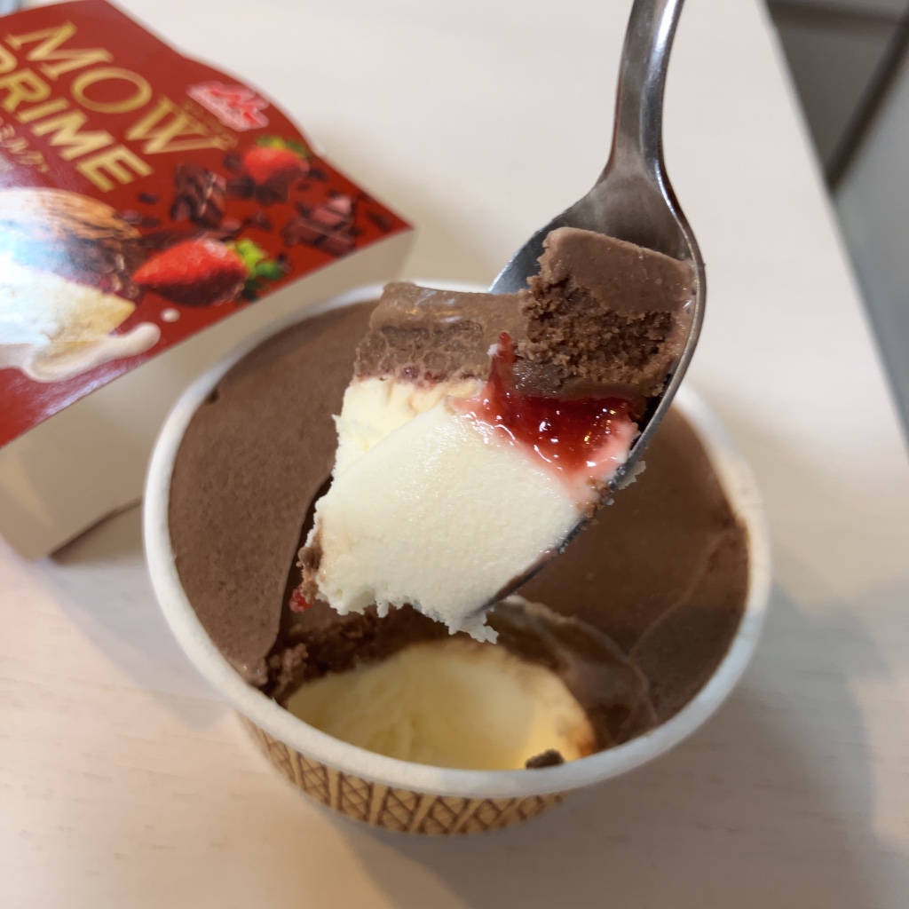 【高評価】「MOW PRIME 苺ショコラミルク 2... - 森永 MOW PRIME 苺ショコラミルク」のクチコミ・評価 - こつめかわうそさん