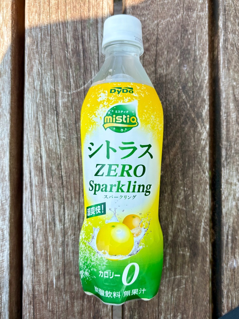【中評価】「ゼロカロリーの柑橘系炭酸飲料 自分は日... - DyDo ミスティオ シトラスゼロスパークリング」のクチコミ・評価 - 踊る埴輪さん