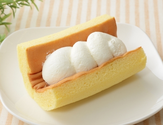 【高評価】「【ワンハンドなプレミアムロールケーキ】 ... - ローソン Uchi Cafe’」のクチコミ・評価 - glaceさん