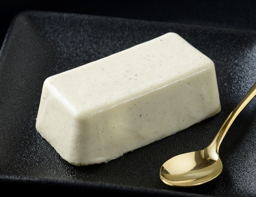 【中評価】「【白いバニラムース】 ローソン 279円... - ローソン Uchi Cafe’ 白い」のクチコミ・評価 - glaceさん