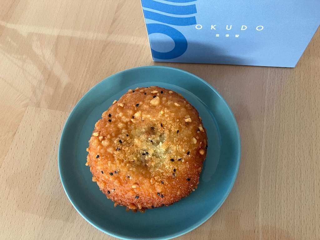 【中評価】「ソボロパン 紫芋餡チーズ 500円 OK... - OKUDO大久堂 ソボロパン」のクチコミ・評価 - こつめかわうそさん