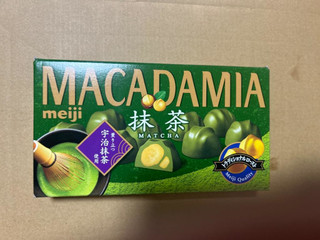 中評価】明治 マカダミアチョコレート 抹茶の感想・クチコミ・商品情報
